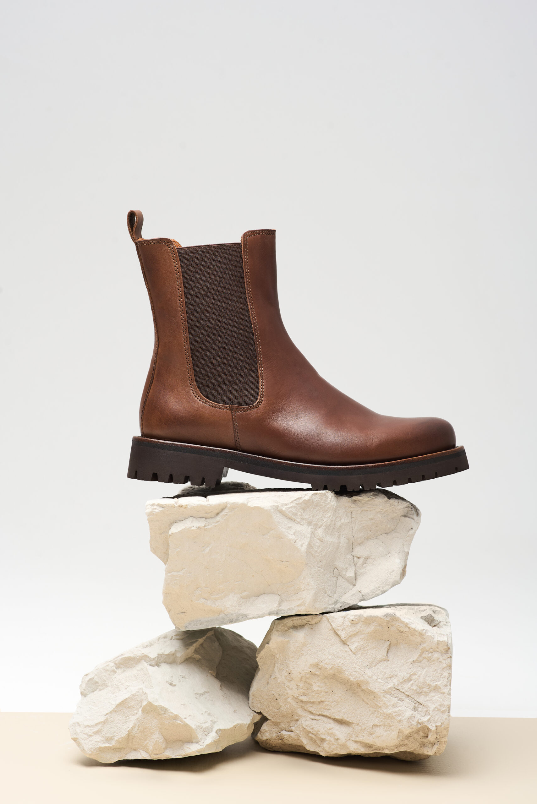 Fotografía editorial de producto para OGGI zapatos 2025 • Estudio Kobe
